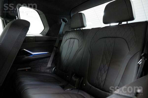 Melns BMW X7 2024 Rīga, ar dzinēja tilpumu 3.00 L un nobraukumu 6 tūkst. km par 88900 €, foto 8 vietnē AUTOMOTO.COM.LV