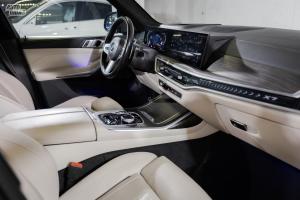 Черный БМВ X7 2024 в Вильнюс, объемом двигателя 3.00 л и пробегом 99 тыс. км за 80991 €, фото 18 на AUTOMOTO.COM.LV