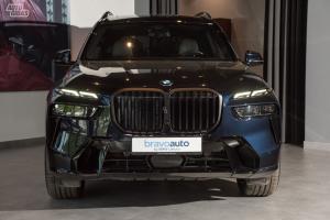 Black BMW X7 2024 in Kaunas, with an engine capacity of 3.00 L and mileage of 29 thousand km for 87900 €, photo 3 on AUTOMOTO.COM.LV