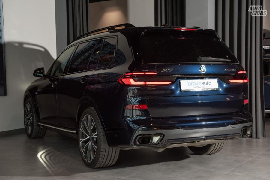 Black BMW X7 2024 in Kaunas, with an engine capacity of 3.00 L and mileage of 29 thousand km for 87900 €, photo 6 on AUTOMOTO.COM.LV