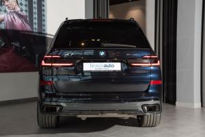Black BMW X7 2024 in Kaunas, with an engine capacity of 3.00 L and mileage of 29 thousand km for 87900 €, photo 7 on AUTOMOTO.COM.LV