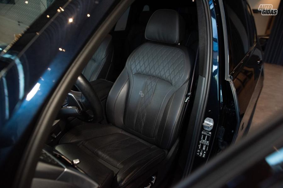 Black BMW X7 2024 in Kaunas, with an engine capacity of 3.00 L and mileage of 29 thousand km for 87900 €, photo 14 on AUTOMOTO.COM.LV