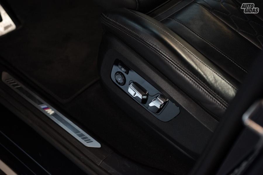 Black BMW X7 2024 in Kaunas, with an engine capacity of 3.00 L and mileage of 29 thousand km for 87900 €, photo 15 on AUTOMOTO.COM.LV
