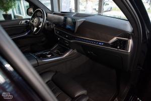 Black BMW X7 2024 in Kaunas, with an engine capacity of 3.00 L and mileage of 29 thousand km for 87900 €, photo 20 on AUTOMOTO.COM.LV