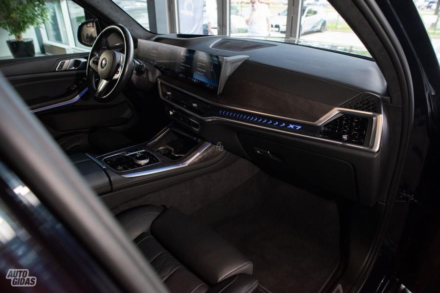 Black BMW X7 2024 in Kaunas, with an engine capacity of 3.00 L and mileage of 29 thousand km for 87900 €, photo 20 on AUTOMOTO.COM.LV