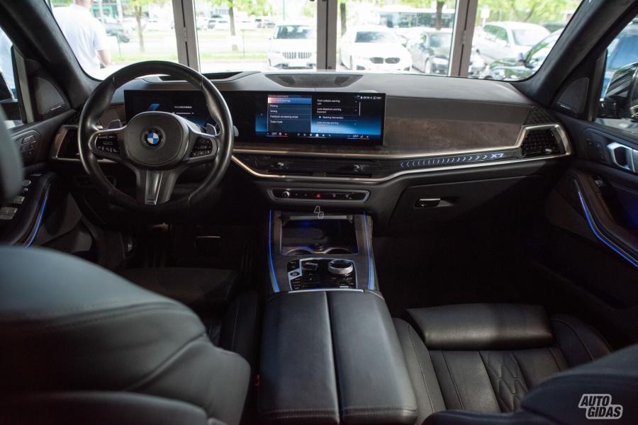 Black BMW X7 2024 in Kaunas, with an engine capacity of 3.00 L and mileage of 29 thousand km for 87900 €, photo 23 on AUTOMOTO.COM.LV