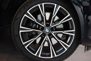 Black BMW X7 2024 in Kaunas, with an engine capacity of 3.00 L and mileage of 29 thousand km for 86300 €, photo 10 on AUTOMOTO.COM.LV