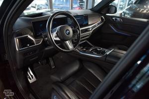 Black BMW X7 2024 in Kaunas, with an engine capacity of 3.00 L and mileage of 29 thousand km for 86300 €, photo 11 on AUTOMOTO.COM.LV