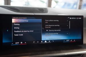 Black BMW X7 2024 in Kaunas, with an engine capacity of 3.00 L and mileage of 29 thousand km for 86300 €, photo 13 on AUTOMOTO.COM.LV