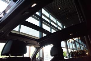 Black BMW X7 2024 in Kaunas, with an engine capacity of 3.00 L and mileage of 29 thousand km for 86300 €, photo 19 on AUTOMOTO.COM.LV