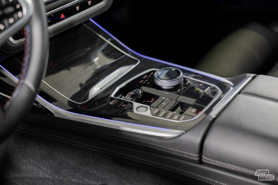 Melns BMW X7 2024 Viļņa, ar dzinēja tilpumu 4.40 L un nobraukumu 21 tūkst. km par 94771 €, foto 13 vietnē AUTOMOTO.COM.LV