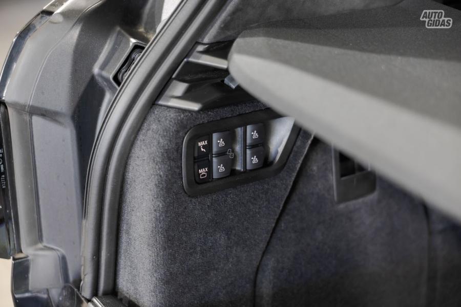 Melns BMW X7 2024 Viļņa, ar dzinēja tilpumu 4.40 L un nobraukumu 21 tūkst. km par 94771 €, foto 38 vietnē AUTOMOTO.COM.LV