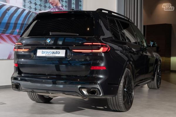 Black BMW X7 2024 in Kaunas, with an engine capacity of 3.00 L and mileage of 48 thousand km for 95000 €, photo 6 on AUTOMOTO.COM.LV