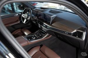 Melns BMW X7 2024 Kauņa, ar dzinēja tilpumu 3.00 L un nobraukumu 48 tūkst. km par 95000 €, foto 19 vietnē AUTOMOTO.COM.LV