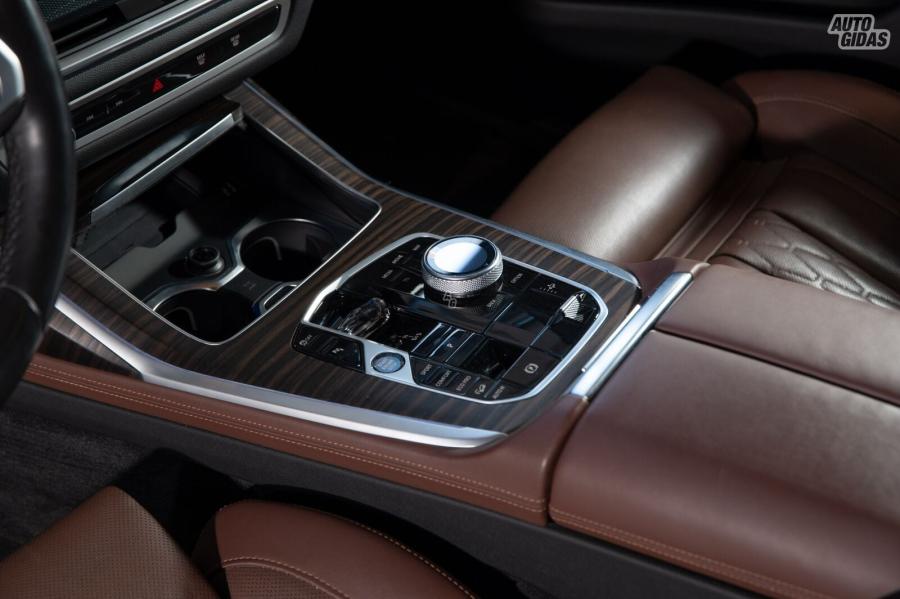 Melns BMW X7 2024 Kauņa, ar dzinēja tilpumu 3.00 L un nobraukumu 48 tūkst. km par 95000 €, foto 24 vietnē AUTOMOTO.COM.LV