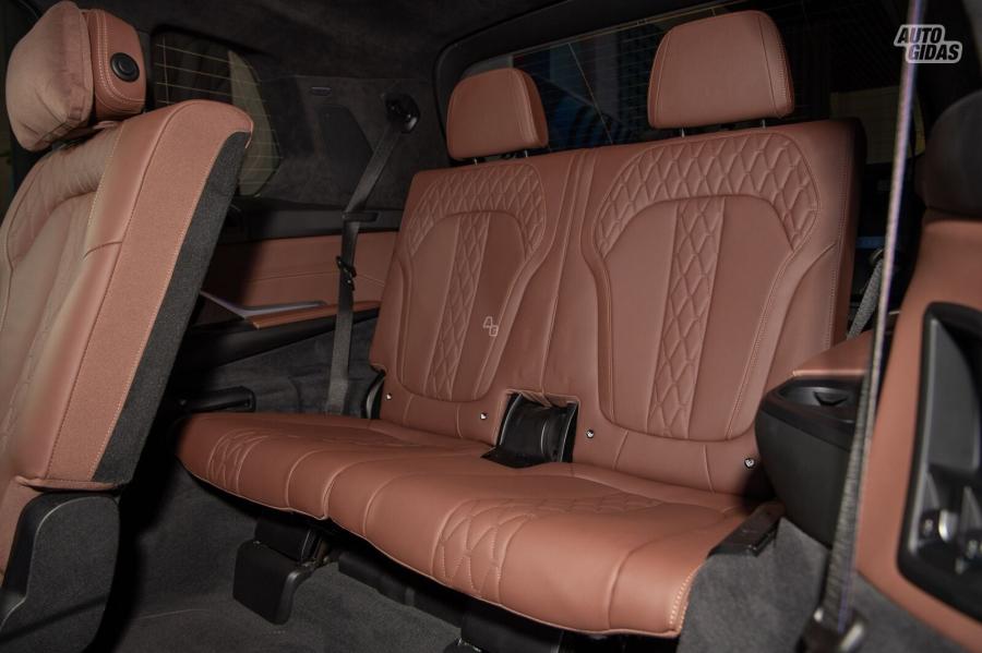 Melns BMW X7 2024 Kauņa, ar dzinēja tilpumu 3.00 L un nobraukumu 48 tūkst. km par 95000 €, foto 26 vietnē AUTOMOTO.COM.LV
