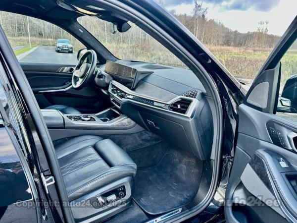 Melns BMW X7 2025 Tallina, ar dzinēja tilpumu 3.00 L un nobraukumu 27 tūkst. km par 106900 €, foto 11 vietnē AUTOMOTO.COM.LV