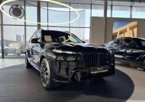 Black BMW X7 2025 in Vilnius, with an engine capacity of 3.00 L and mileage of 12 thousand km for 92565 €, photo  on AUTOMOTO.COM.LV