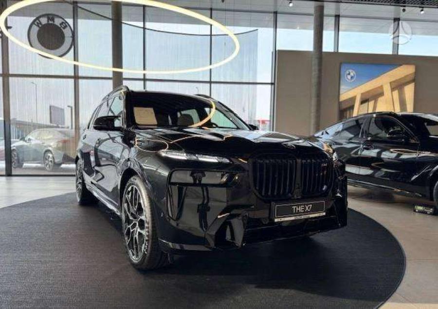 Black BMW X7 2025 in Vilnius, with an engine capacity of 3.00 L and mileage of 12 thousand km for 92565 €, photo 1 on AUTOMOTO.COM.LV