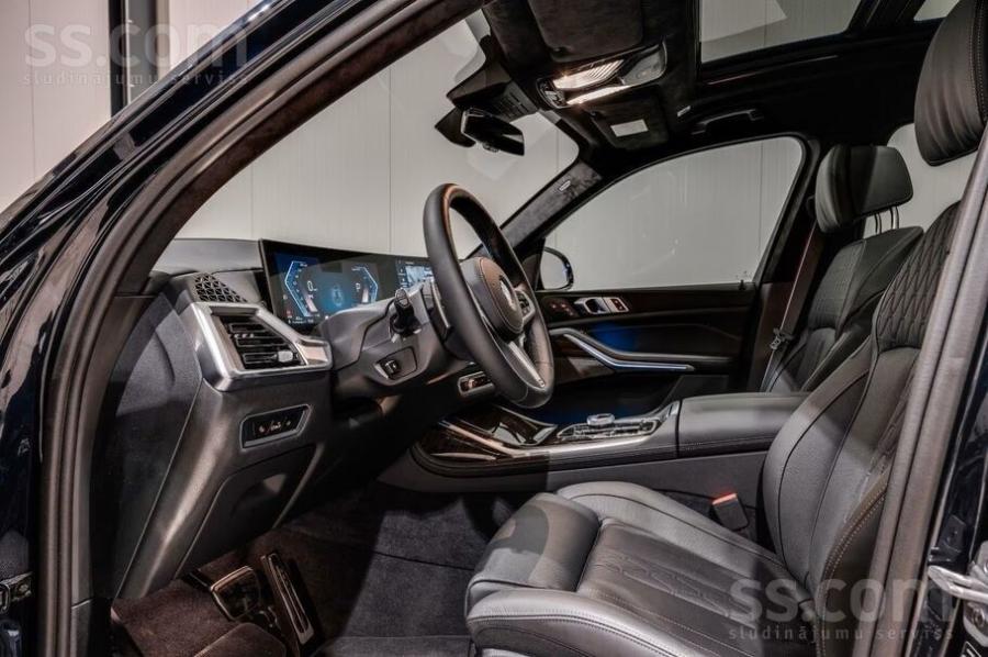 Melns BMW X7 2025 Rīga, ar dzinēja tilpumu 3.00 L un nobraukumu 39 tūkst. km par 95000 €, foto 6 vietnē AUTOMOTO.COM.LV