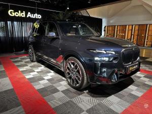 Black BMW X7 2025 in Vilnius, with an engine capacity of 2.99 L and mileage of 27 thousand km for 108000 €, photo 3 on AUTOMOTO.COM.LV