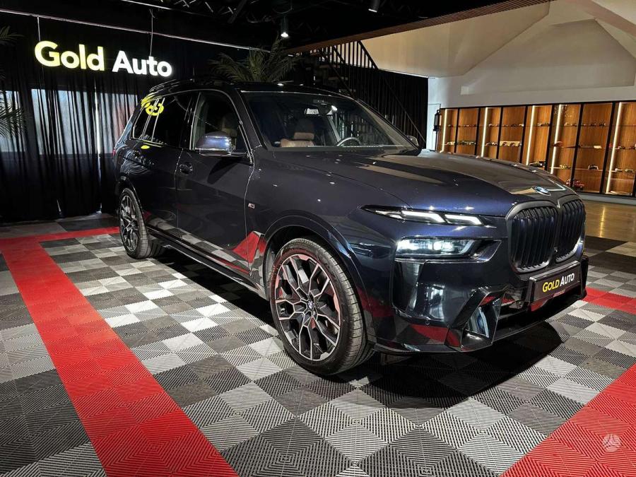 Black BMW X7 2025 in Vilnius, with an engine capacity of 2.99 L and mileage of 27 thousand km for 108000 €, photo 3 on AUTOMOTO.COM.LV