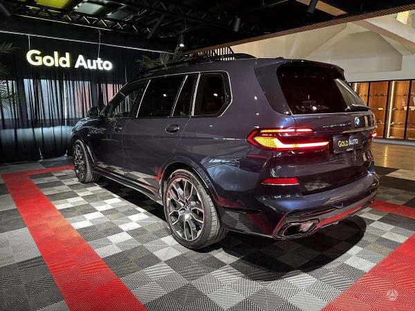 Melns BMW X7 2025 Viļņa, ar dzinēja tilpumu 2.99 L un nobraukumu 27 tūkst. km par 108000 €, foto 4 vietnē AUTOMOTO.COM.LV