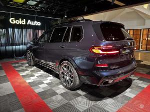 Black BMW X7 2025 in Vilnius, with an engine capacity of 2.99 L and mileage of 27 thousand km for 108000 €, photo 5 on AUTOMOTO.COM.LV