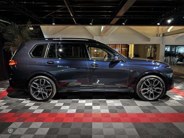 Melns BMW X7 2025 Viļņa, ar dzinēja tilpumu 2.99 L un nobraukumu 27 tūkst. km par 108000 €, foto 8 vietnē AUTOMOTO.COM.LV