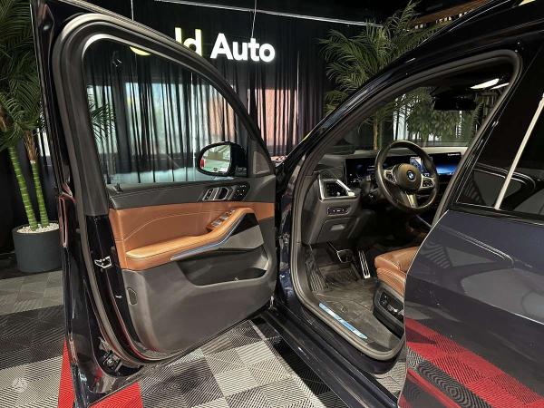 Melns BMW X7 2025 Viļņa, ar dzinēja tilpumu 2.99 L un nobraukumu 27 tūkst. km par 108000 €, foto 10 vietnē AUTOMOTO.COM.LV