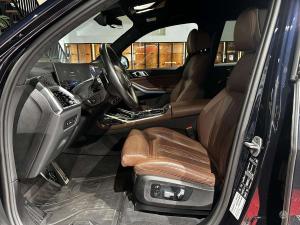 Black BMW X7 2025 in Vilnius, with an engine capacity of 2.99 L and mileage of 27 thousand km for 108000 €, photo 12 on AUTOMOTO.COM.LV