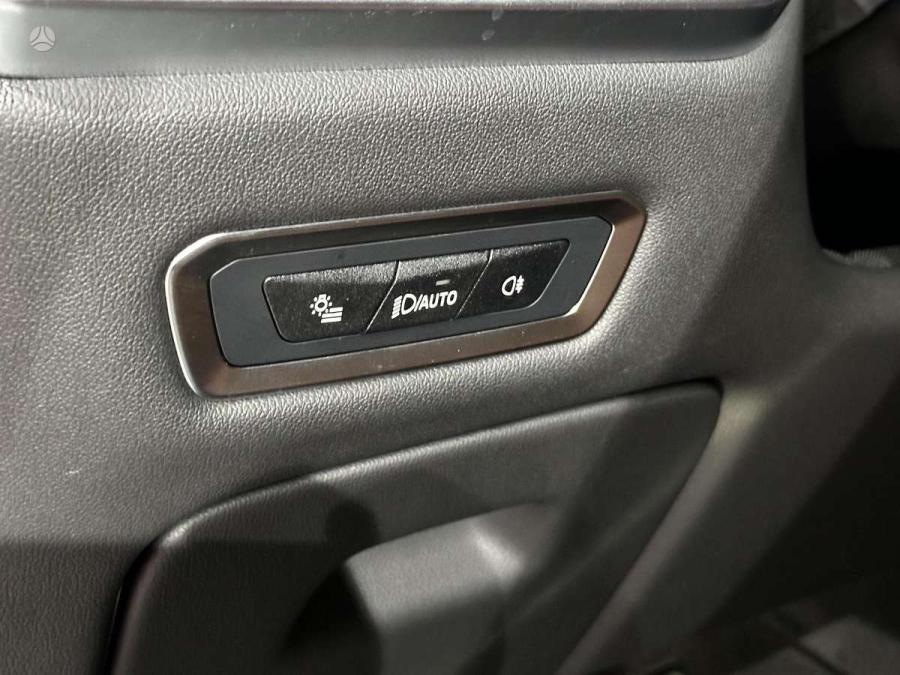 Black BMW X7 2025 in Vilnius, with an engine capacity of 2.99 L and mileage of 27 thousand km for 108000 €, photo 24 on AUTOMOTO.COM.LV