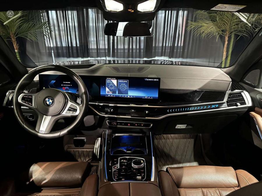 Black BMW X7 2025 in Vilnius, with an engine capacity of 2.99 L and mileage of 27 thousand km for 108000 €, photo 32 on AUTOMOTO.COM.LV