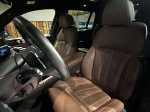 Black BMW X7 2025 in Vilnius, with an engine capacity of 2.99 L and mileage of 27 thousand km for 108000 €, photo 35 on AUTOMOTO.COM.LV