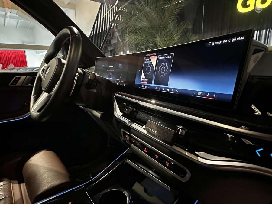 Black BMW X7 2025 in Vilnius, with an engine capacity of 2.99 L and mileage of 27 thousand km for 108000 €, photo 38 on AUTOMOTO.COM.LV