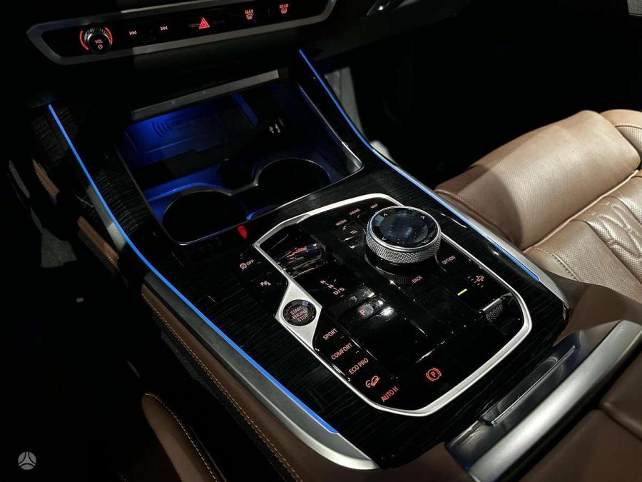 Black BMW X7 2025 in Vilnius, with an engine capacity of 2.99 L and mileage of 27 thousand km for 108000 €, photo 54 on AUTOMOTO.COM.LV