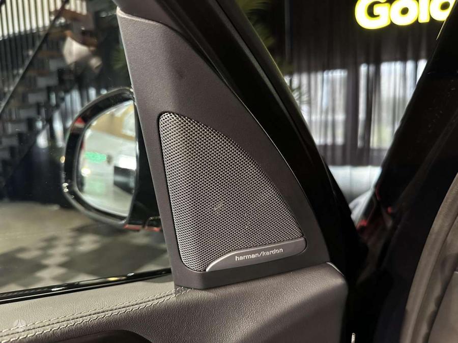 Black BMW X7 2025 in Vilnius, with an engine capacity of 2.99 L and mileage of 27 thousand km for 108000 €, photo 57 on AUTOMOTO.COM.LV