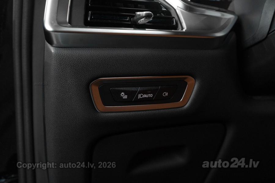 Melns BMW X7 2025 Rīga, ar dzinēja tilpumu 3.00 L un nobraukumu 7 tūkst. km par 108900 €, foto 18 vietnē AUTOMOTO.COM.LV