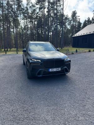Melns BMW X7 2026 Kuresāre, ar dzinēja tilpumu 3.00 L un nobraukumu 7 tūkst. km par 116000 €, foto  vietnē AUTOMOTO.COM.LV