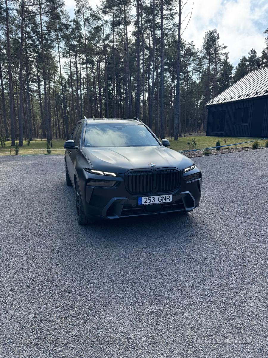 Melns BMW X7 2026 Kuresāre, ar dzinēja tilpumu 3.00 L un nobraukumu 7 tūkst. km par 116000 €, foto 1 vietnē AUTOMOTO.COM.LV