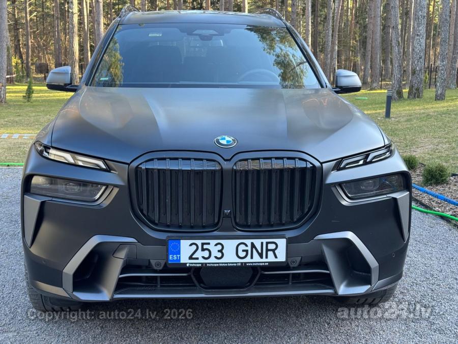 Melns BMW X7 2026 Kuresāre, ar dzinēja tilpumu 3.00 L un nobraukumu 7 tūkst. km par 116000 €, foto 4 vietnē AUTOMOTO.COM.LV