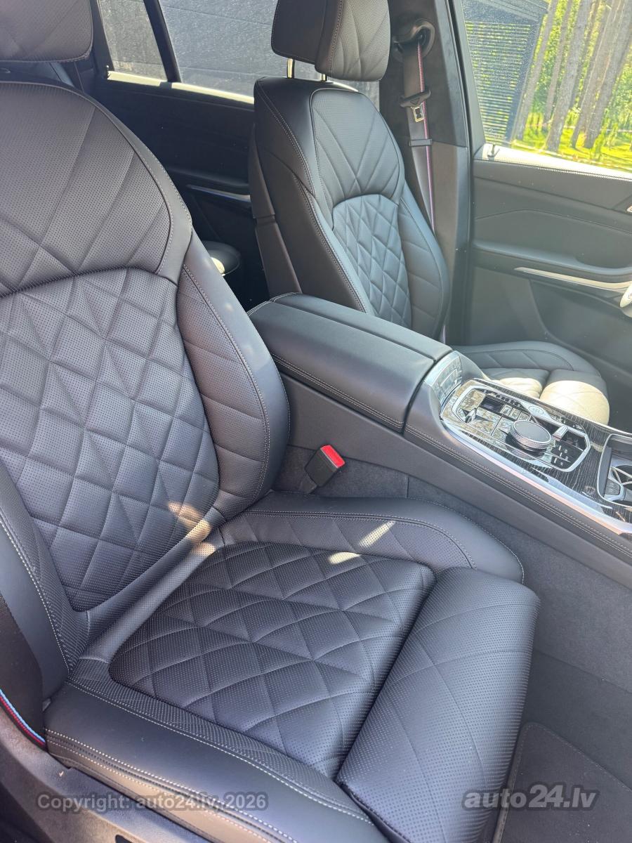 Melns BMW X7 2026 Kuresāre, ar dzinēja tilpumu 3.00 L un nobraukumu 7 tūkst. km par 116000 €, foto 8 vietnē AUTOMOTO.COM.LV