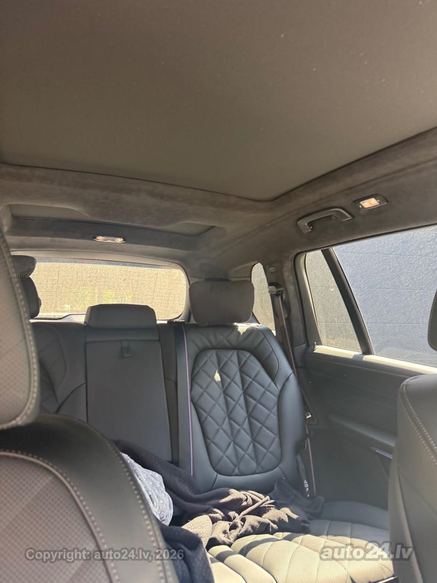 Melns BMW X7 2026 Kuresāre, ar dzinēja tilpumu 3.00 L un nobraukumu 7 tūkst. km par 116000 €, foto 10 vietnē AUTOMOTO.COM.LV