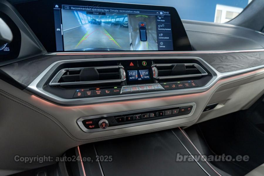 Melns BMW X7 2019 Tallina, ar dzinēja tilpumu 2.99 L un nobraukumu 214 tūkst. km par 65900 €, foto 14 vietnē AUTOMOTO.COM.LV