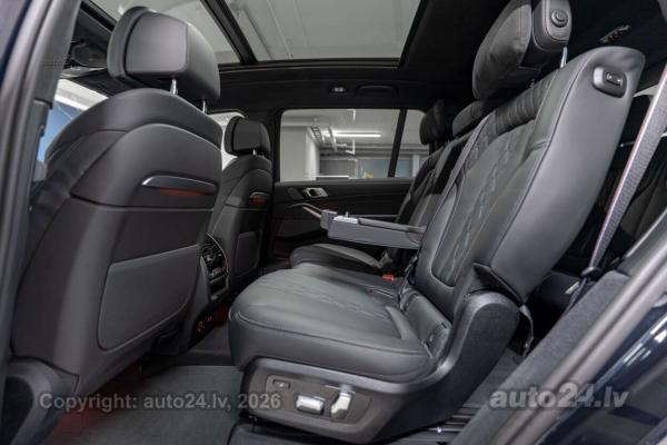 Melns BMW X7 2025 Tallina, ar dzinēja tilpumu 2.99 L un nobraukumu 11 tūkst. km par 102900 €, foto 11 vietnē AUTOMOTO.COM.LV