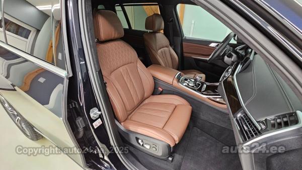 Melns BMW X7 2019 Tallina, ar dzinēja tilpumu 3.00 L un nobraukumu 65 tūkst. km par 72995 €, foto 9 vietnē AUTOMOTO.COM.LV