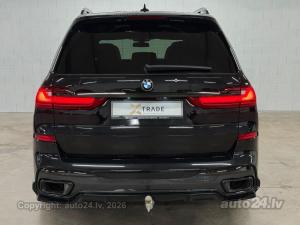 Black BMW X7 2019 in Parnu, with an engine capacity of 3.00 L and mileage of 183 thousand km for 49490 €, photo 4 on AUTOMOTO.COM.LV