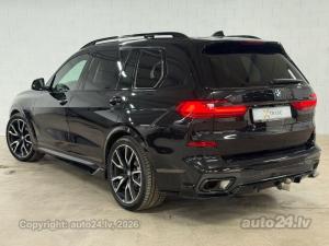 Black BMW X7 2019 in Parnu, with an engine capacity of 3.00 L and mileage of 183 thousand km for 49490 €, photo 5 on AUTOMOTO.COM.LV