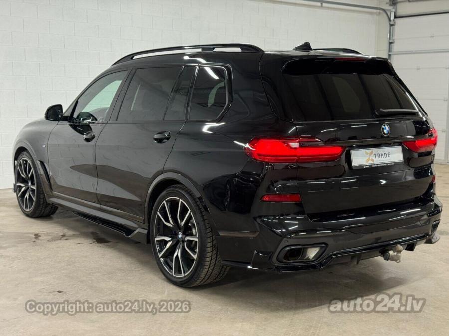 Black BMW X7 2019 in Parnu, with an engine capacity of 3.00 L and mileage of 183 thousand km for 49490 €, photo 8 on AUTOMOTO.COM.LV