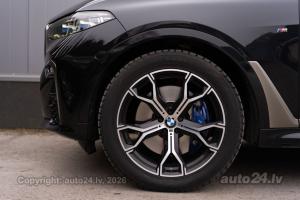 Black BMW X7 2019 in Tallinn, with an engine capacity of 3.00 L and mileage of 215 thousand km for 59950 €, photo 6 on AUTOMOTO.COM.LV